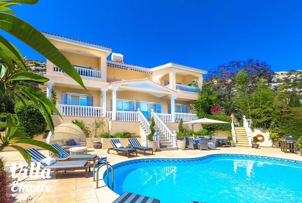 Luxury villa for rent in Paphos (Cyprus Villas Update 2025) — Captain ...